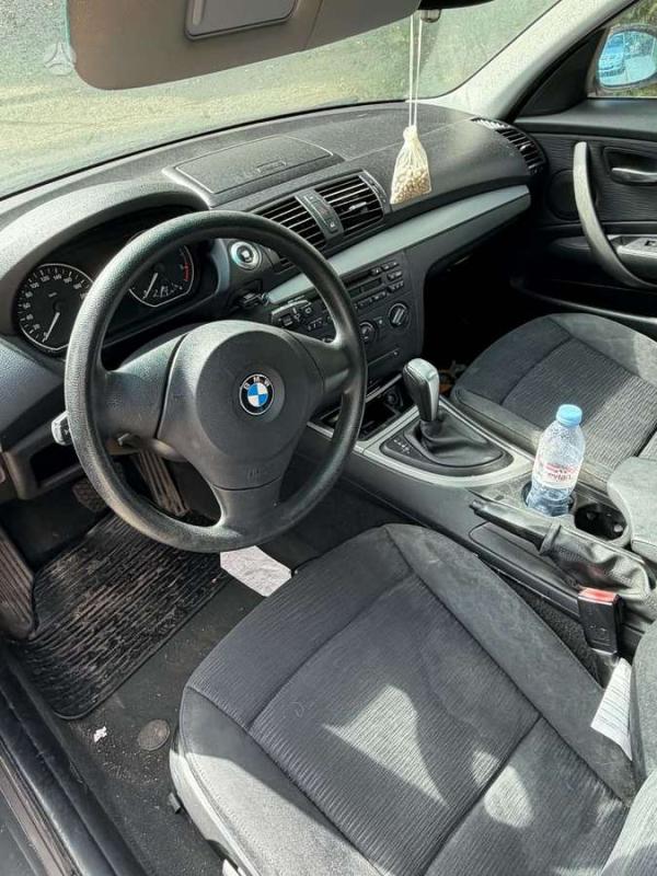 Grey BMW 120 2009 in Vilnius, with an engine capacity of 2.00 L and mileage of 180 thousand km for 850 €, photo 5 on AUTOMOTO.COM.LV