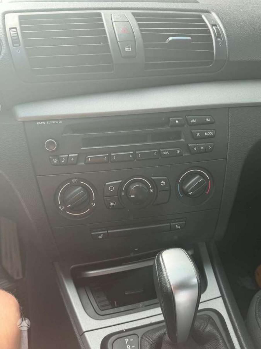 Grey BMW 120 2009 in Vilnius, with an engine capacity of 2.00 L and mileage of 180 thousand km for 850 €, photo 7 on AUTOMOTO.COM.LV
