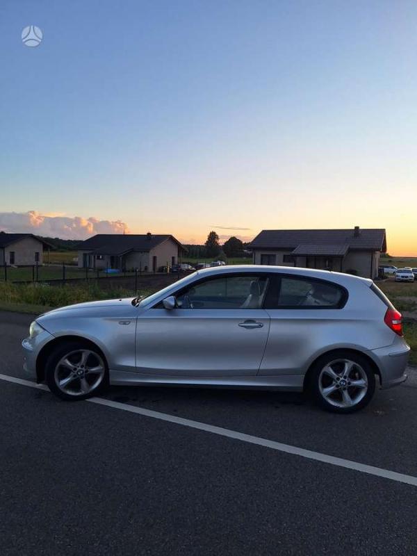 Grey BMW 120 2009 in Radviliskis, with an engine capacity of 2.00 L and mileage of 328 thousand km for 2900 €, photo 6 on AUTOMOTO.COM.LV