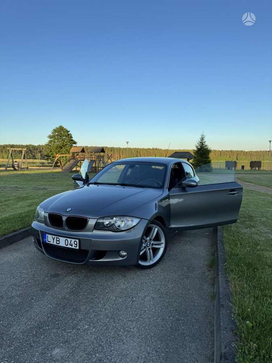 Grey BMW 120 2009 in Vilnius, with an engine capacity of 2.00 L and mileage of 241 thousand km for 3350 €, photo 1 on AUTOMOTO.COM.LV