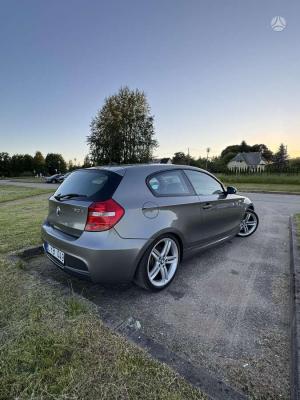 Grey BMW 120 2009 in Vilnius, with an engine capacity of 2.00 L and mileage of 241 thousand km for 3350 €, photo 5 on AUTOMOTO.COM.LV