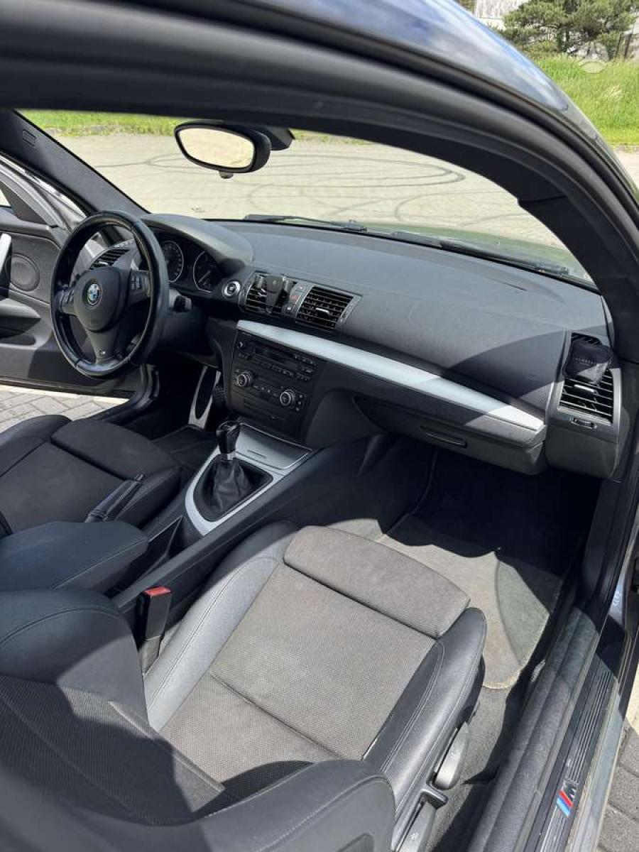 Grey BMW 120 2009 in Vilnius, with an engine capacity of 2.00 L and mileage of 241 thousand km for 3350 €, photo 8 on AUTOMOTO.COM.LV