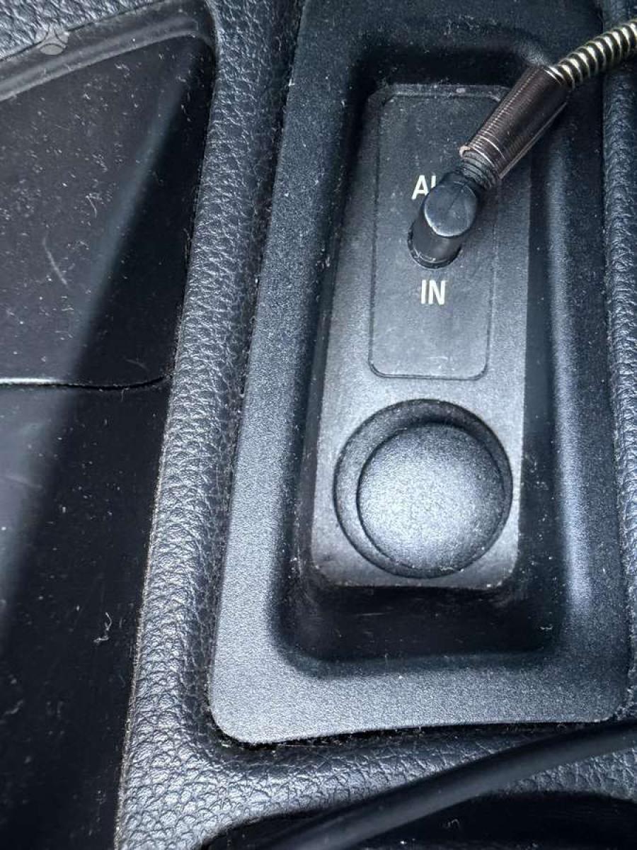 Grey BMW 120 2009 in Vilnius, with an engine capacity of 2.00 L and mileage of 241 thousand km for 3350 €, photo 15 on AUTOMOTO.COM.LV