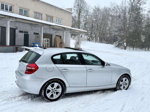 Grey BMW 120 2010 in Prienai, with an engine capacity of 2.00 L and mileage of 265 thousand km for 4999 €, photo 5 on AUTOMOTO.COM.LV