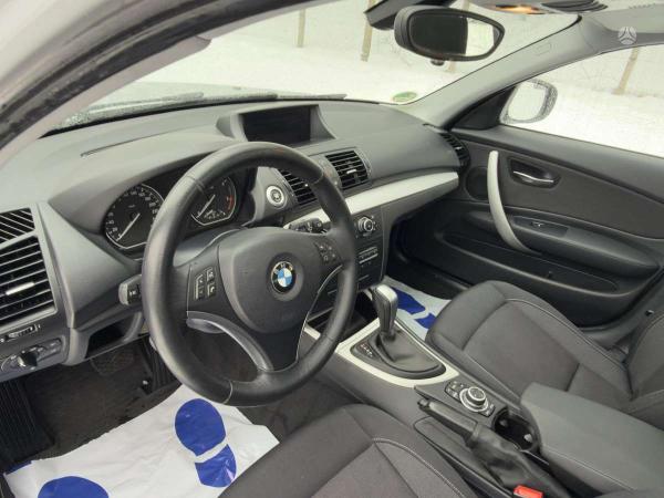 Grey BMW 120 2010 in Prienai, with an engine capacity of 2.00 L and mileage of 265 thousand km for 4999 €, photo 7 on AUTOMOTO.COM.LV