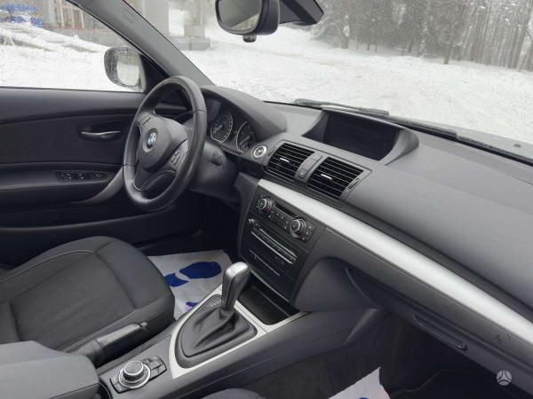 Grey BMW 120 2010 in Prienai, with an engine capacity of 2.00 L and mileage of 265 thousand km for 4999 €, photo 9 on AUTOMOTO.COM.LV