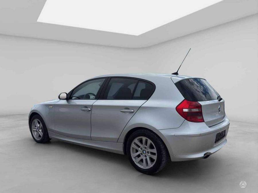Grey BMW 120 2010 in Kaunas, with an engine capacity of 2.00 L and mileage of 314 thousand km for 4790 €, photo 5 on AUTOMOTO.COM.LV