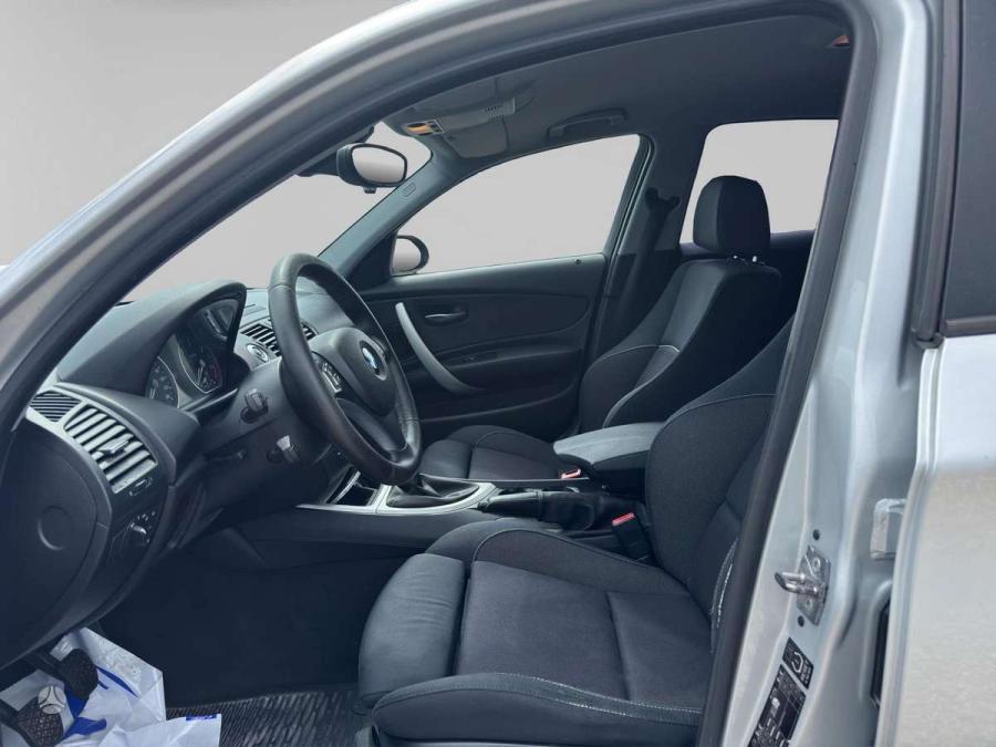 Grey BMW 120 2010 in Kaunas, with an engine capacity of 2.00 L and mileage of 314 thousand km for 4790 €, photo 10 on AUTOMOTO.COM.LV