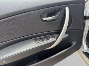 Grey BMW 120 2010 in Kaunas, with an engine capacity of 2.00 L and mileage of 314 thousand km for 4790 €, photo 11 on AUTOMOTO.COM.LV