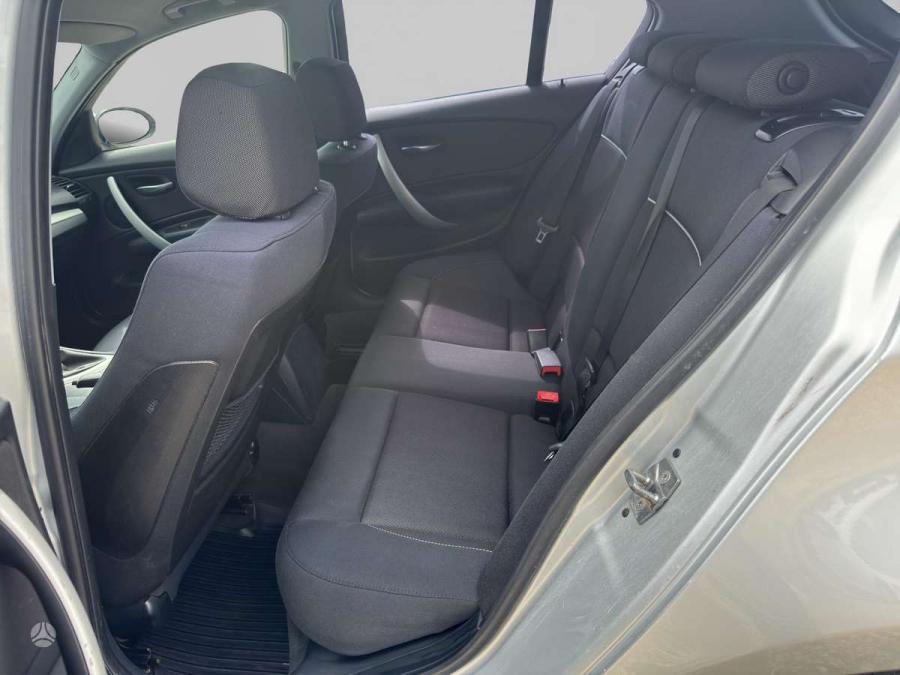 Grey BMW 120 2010 in Kaunas, with an engine capacity of 2.00 L and mileage of 314 thousand km for 4790 €, photo 12 on AUTOMOTO.COM.LV