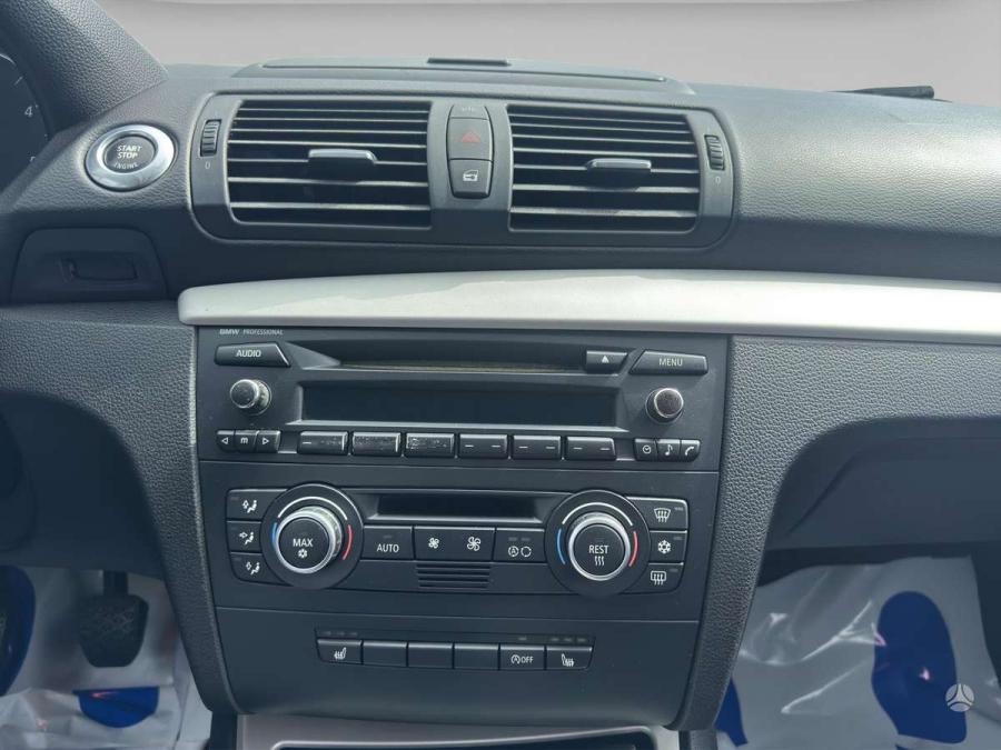 Grey BMW 120 2010 in Kaunas, with an engine capacity of 2.00 L and mileage of 314 thousand km for 4790 €, photo 15 on AUTOMOTO.COM.LV
