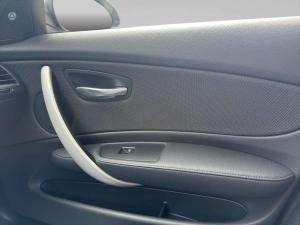 Grey BMW 120 2010 in Kaunas, with an engine capacity of 2.00 L and mileage of 314 thousand km for 4790 €, photo 16 on AUTOMOTO.COM.LV