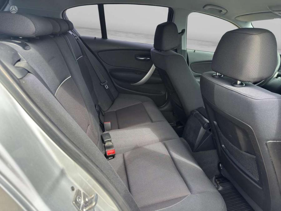 Grey BMW 120 2010 in Kaunas, with an engine capacity of 2.00 L and mileage of 314 thousand km for 4790 €, photo 18 on AUTOMOTO.COM.LV