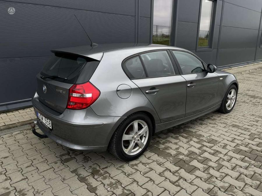 Pelēks BMW 120 2011 Viļņa, ar dzinēja tilpumu 2.00 L un nobraukumu 280 tūkst. km par 4150 €, foto 2 vietnē AUTOMOTO.COM.LV