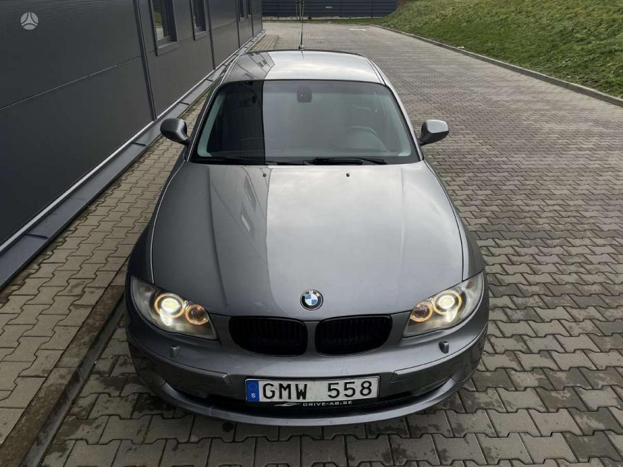 Pelēks BMW 120 2011 Viļņa, ar dzinēja tilpumu 2.00 L un nobraukumu 280 tūkst. km par 4150 €, foto 25 vietnē AUTOMOTO.COM.LV