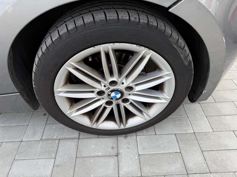 Pelēks BMW 120 2011 Tauragė, ar dzinēja tilpumu 2.00 L un nobraukumu 257 tūkst. km par 5800 €, foto 31 vietnē AUTOMOTO.COM.LV