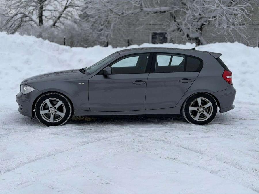 Grey BMW 120 2011 in Vilnius, with an engine capacity of 2.00 L and mileage of 280 thousand km for 3800 €, photo 23 on AUTOMOTO.COM.LV