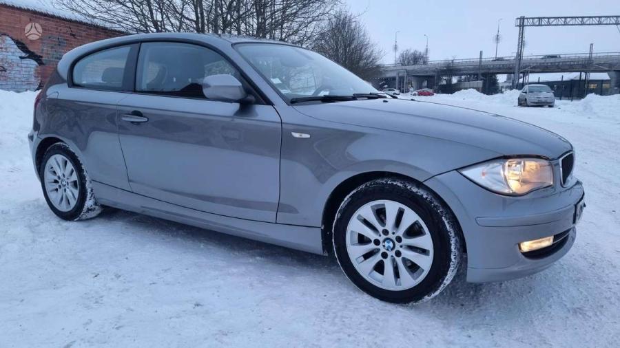 Grey BMW 120 2011 in Siauliai, with an engine capacity of 2.00 L and mileage of 48 thousand km for 5600 €, photo 5 on AUTOMOTO.COM.LV