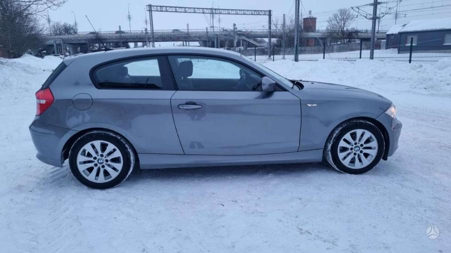 Grey BMW 120 2011 in Siauliai, with an engine capacity of 2.00 L and mileage of 48 thousand km for 5600 €, photo 6 on AUTOMOTO.COM.LV