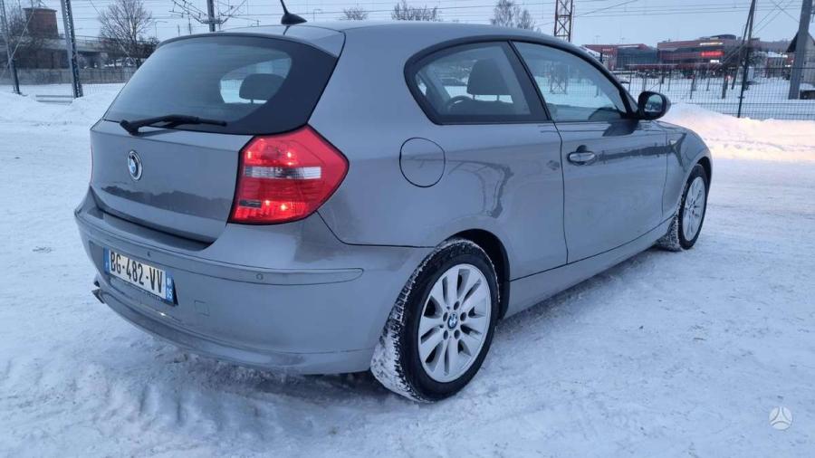 Grey BMW 120 2011 in Siauliai, with an engine capacity of 2.00 L and mileage of 48 thousand km for 5600 €, photo 7 on AUTOMOTO.COM.LV