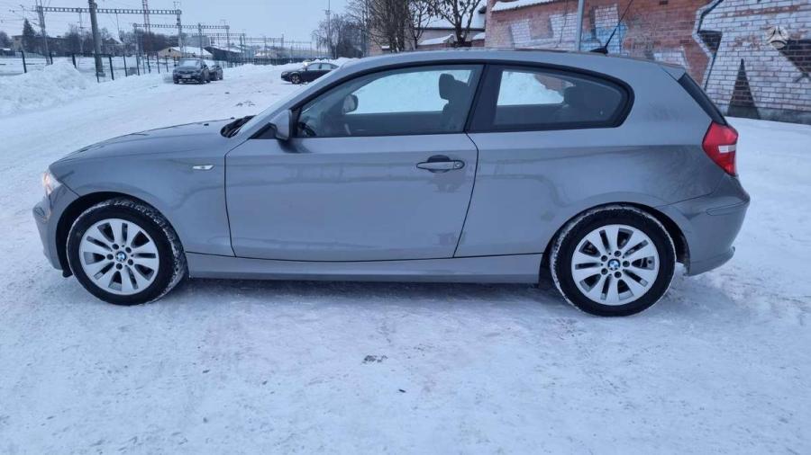 Grey BMW 120 2011 in Siauliai, with an engine capacity of 2.00 L and mileage of 48 thousand km for 5600 €, photo 10 on AUTOMOTO.COM.LV
