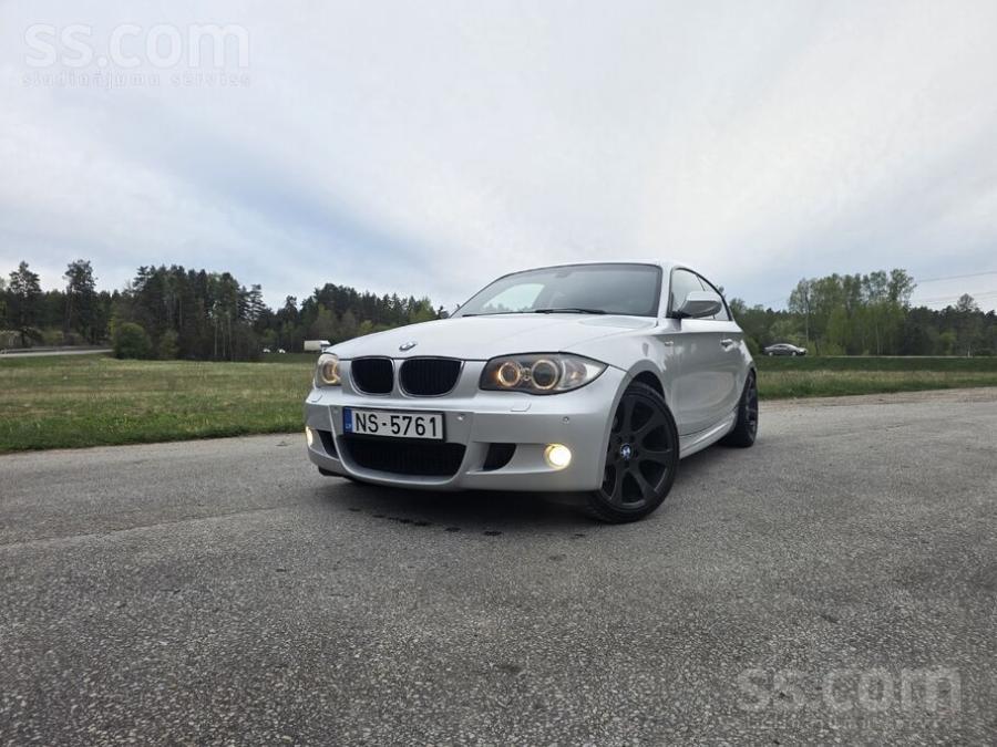 Grey BMW 120 2011 in Riga, with an engine capacity of 2.00 L and mileage of 350 thousand km for 6300 €, photo 3 on AUTOMOTO.COM.LV