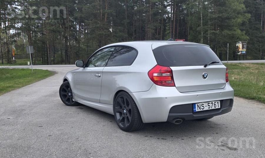 Grey BMW 120 2011 in Riga, with an engine capacity of 2.00 L and mileage of 350 thousand km for 6300 €, photo 4 on AUTOMOTO.COM.LV