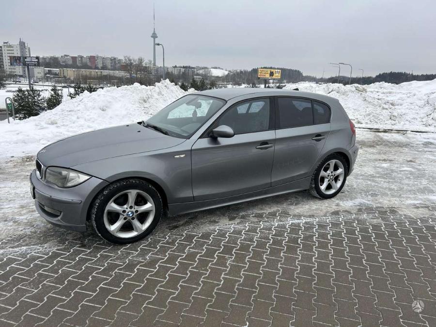 Pelēks BMW 120 2012 Viļņa, ar dzinēja tilpumu 2.00 L un nobraukumu 233 tūkst. km par 3900 €, foto 1 vietnē AUTOMOTO.COM.LV