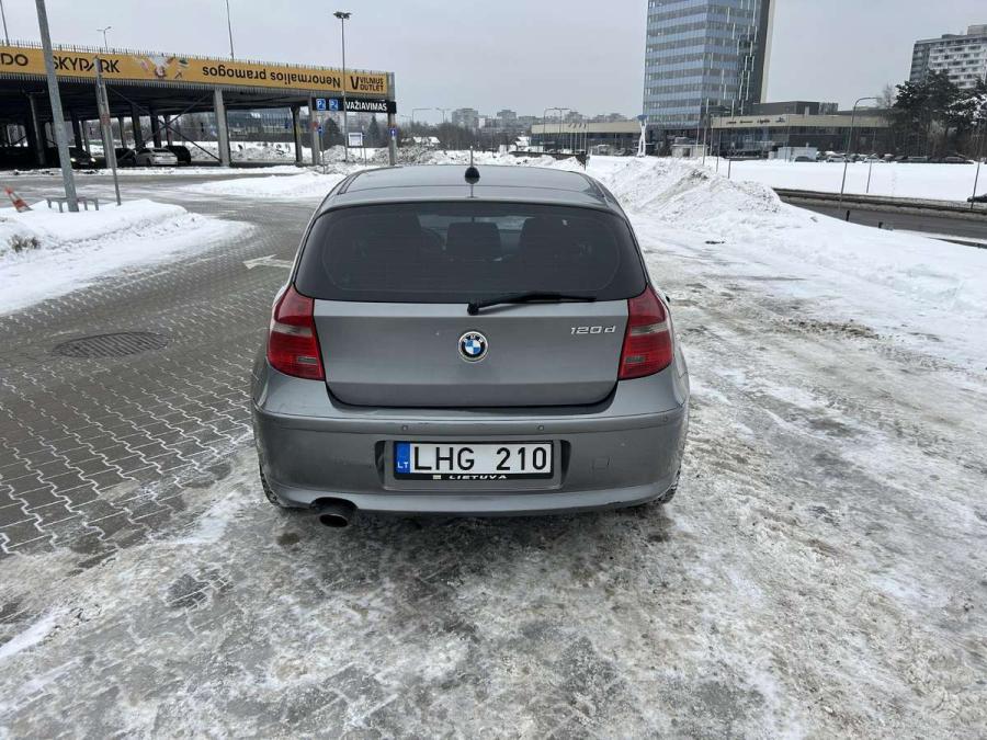 Pelēks BMW 120 2012 Viļņa, ar dzinēja tilpumu 2.00 L un nobraukumu 233 tūkst. km par 3900 €, foto 8 vietnē AUTOMOTO.COM.LV
