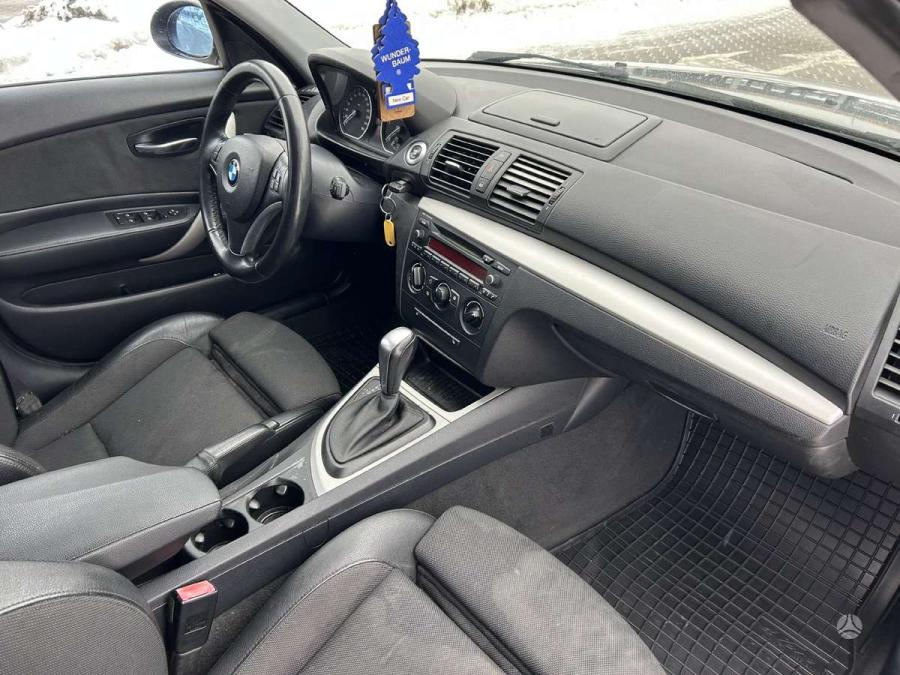 Pelēks BMW 120 2012 Viļņa, ar dzinēja tilpumu 2.00 L un nobraukumu 233 tūkst. km par 3900 €, foto 14 vietnē AUTOMOTO.COM.LV
