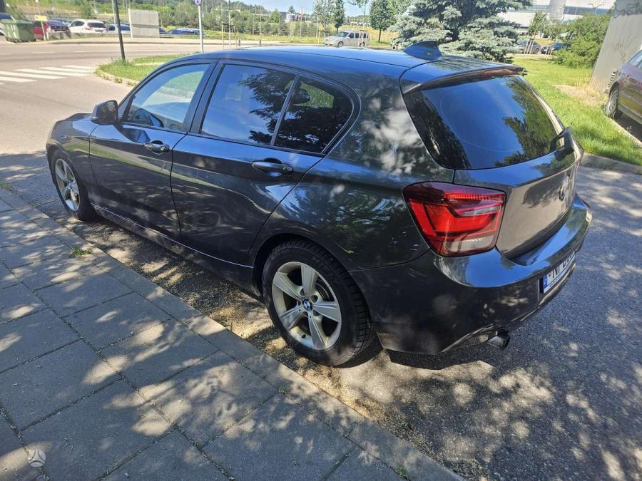 Grey BMW 120 2012 in Vilnius, with an engine capacity of 2.00 L and mileage of 330 thousand km for 3950 €, photo 5 on AUTOMOTO.COM.LV