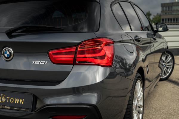 Grey BMW 120 2015 in Riga, with an engine capacity of 1.60 L and mileage of 199 thousand km for 10990 €, photo 5 on AUTOMOTO.COM.LV