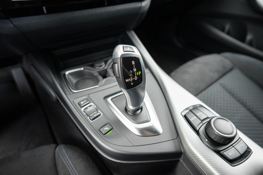 Pelēks BMW 120 2015 Rīga, ar dzinēja tilpumu 1.60 L un nobraukumu 199 tūkst. km par 10990 €, foto 22 vietnē AUTOMOTO.COM.LV