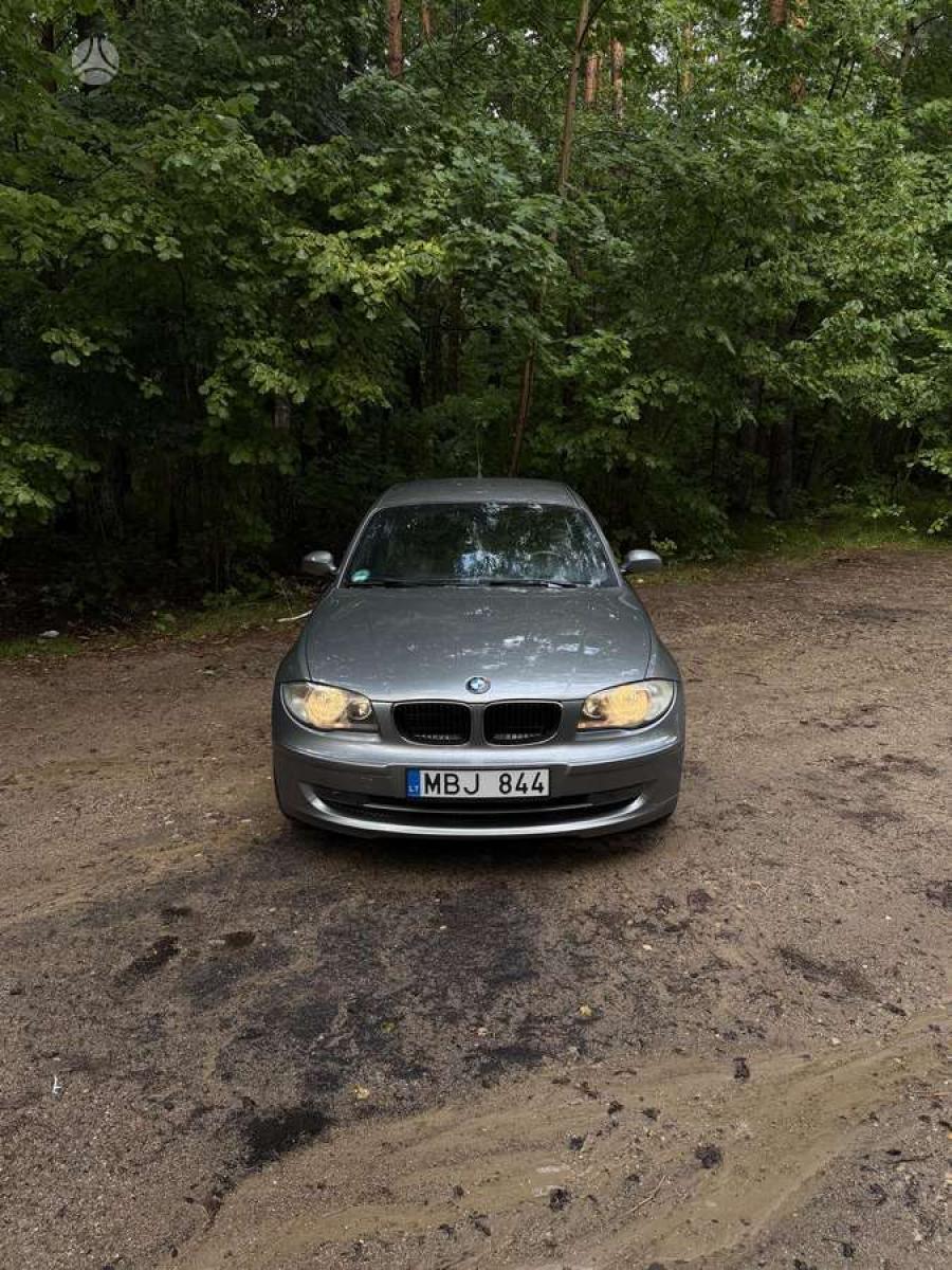 Grey BMW 120 2021 in Vilnius, with an engine capacity of 0.00 L and mileage of 261 thousand km for 2200 €, photo 3 on AUTOMOTO.COM.LV