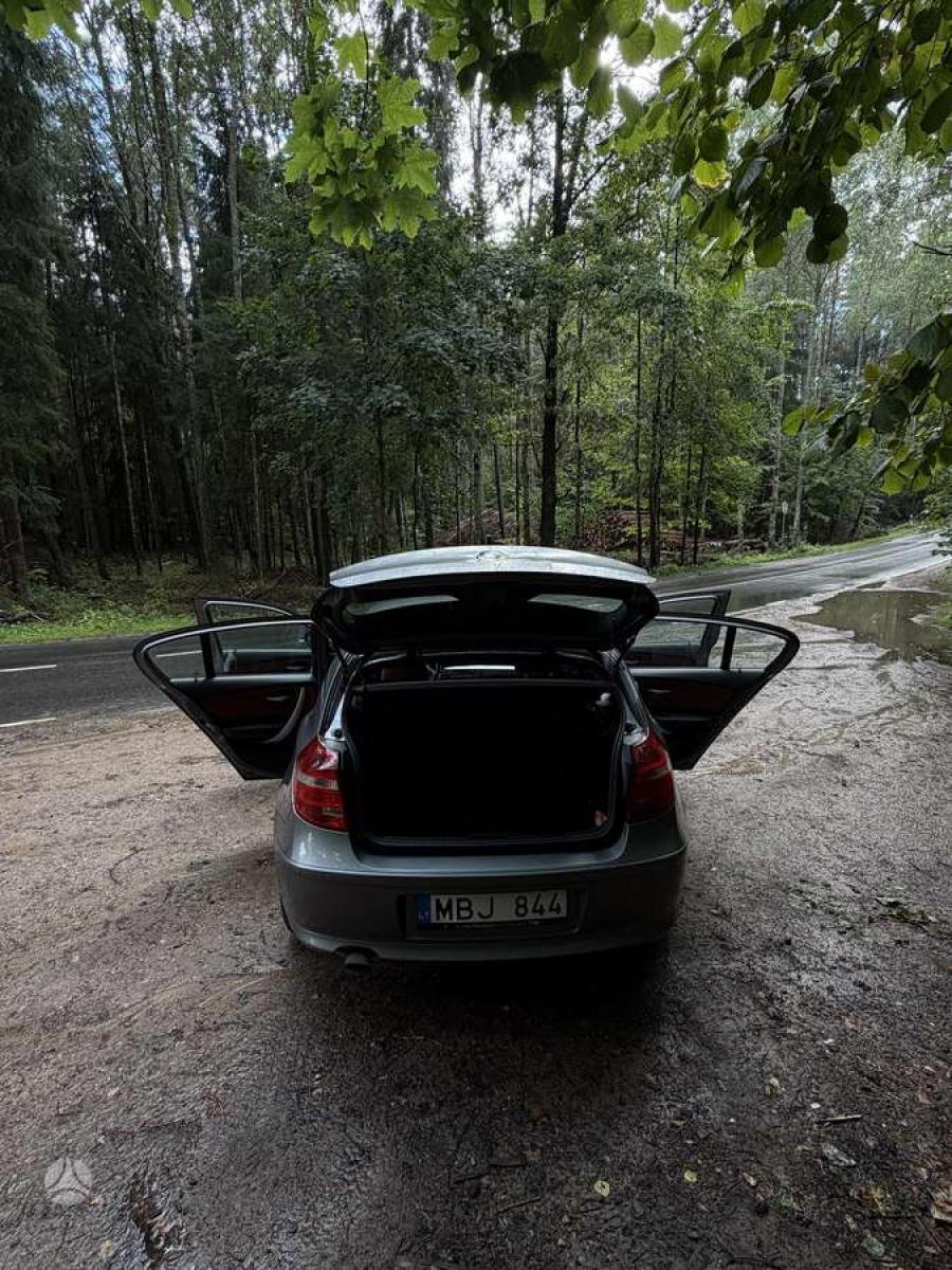 Grey BMW 120 2021 in Vilnius, with an engine capacity of 0.00 L and mileage of 261 thousand km for 2200 €, photo 7 on AUTOMOTO.COM.LV