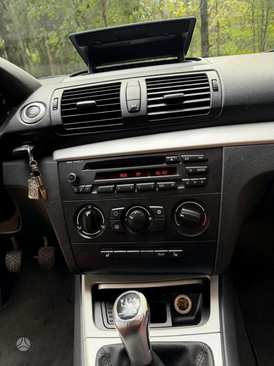 Grey BMW 120 2021 in Vilnius, with an engine capacity of 0.00 L and mileage of 261 thousand km for 2200 €, photo 13 on AUTOMOTO.COM.LV