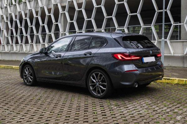 Grey BMW 120 2021 in Vilnius, with an engine capacity of 2.00 L and mileage of 117 thousand km for 16500 €, photo 5 on AUTOMOTO.COM.LV