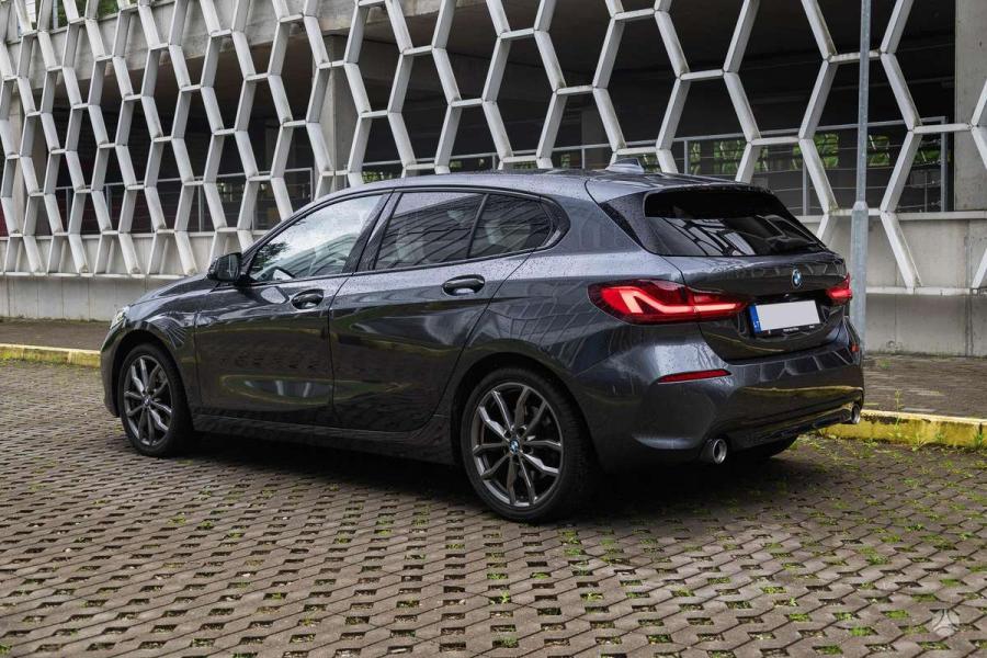 Grey BMW 120 2021 in Vilnius, with an engine capacity of 2.00 L and mileage of 117 thousand km for 16500 €, photo 5 on AUTOMOTO.COM.LV