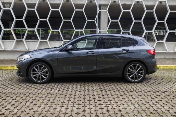 Grey BMW 120 2021 in Vilnius, with an engine capacity of 2.00 L and mileage of 117 thousand km for 16500 €, photo 8 on AUTOMOTO.COM.LV