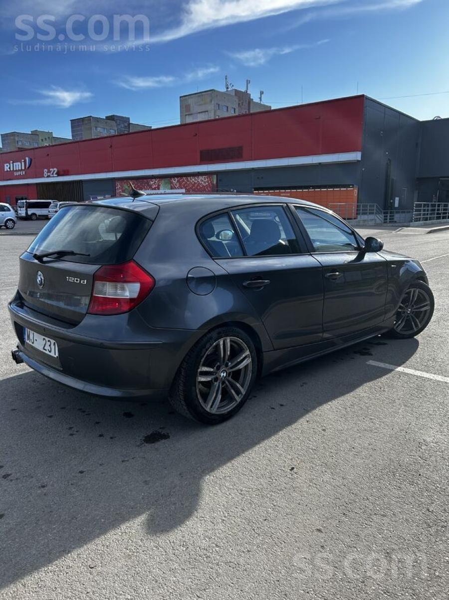 Pelēks BMW 120 2004 Liepāja, ar dzinēja tilpumu 2.00 L un nobraukumu 0 tūkst. km par 2200 €, foto 4 vietnē AUTOMOTO.COM.LV