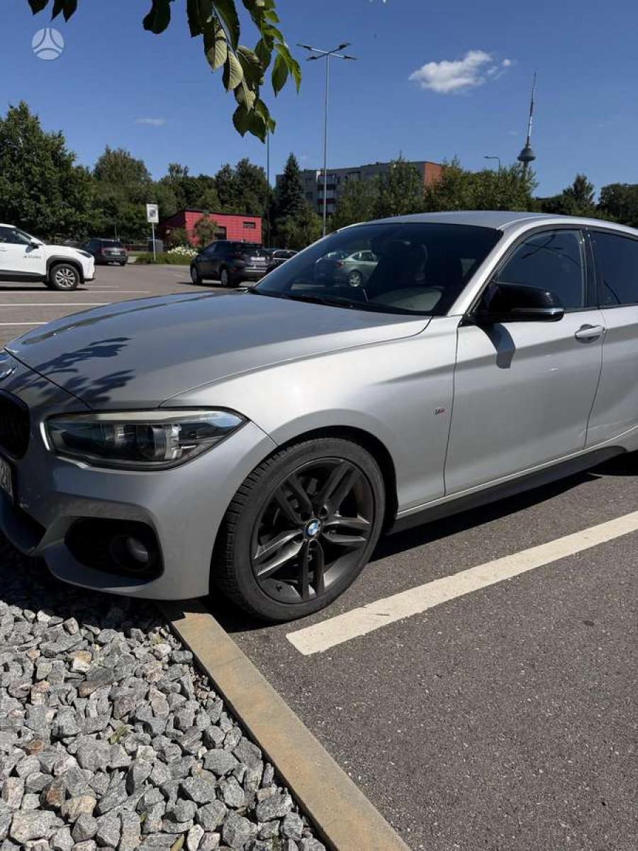 Grey BMW 120 2015 in Vilnius, with an engine capacity of 2.00 L and mileage of 355 thousand km for 9500 €, photo 6 on AUTOMOTO.COM.LV