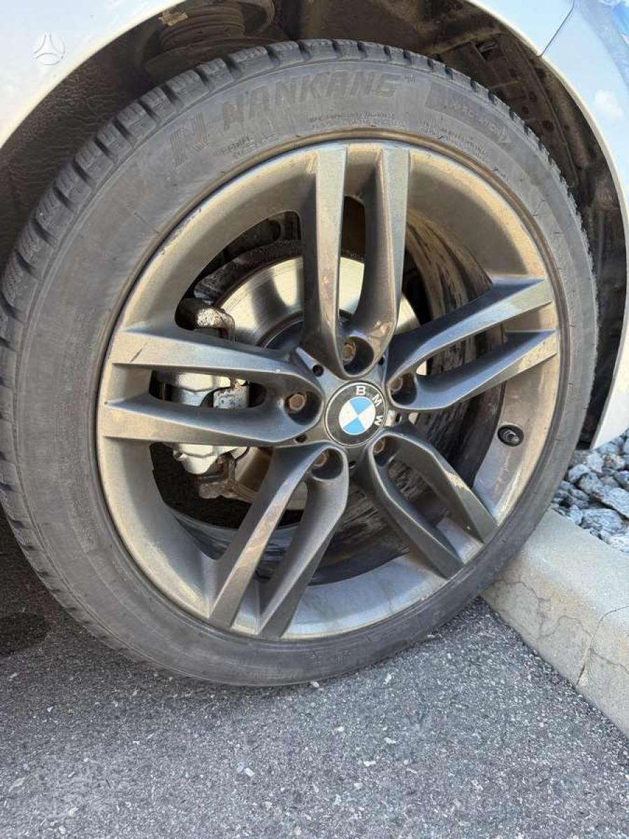 Grey BMW 120 2015 in Vilnius, with an engine capacity of 2.00 L and mileage of 355 thousand km for 9500 €, photo 15 on AUTOMOTO.COM.LV