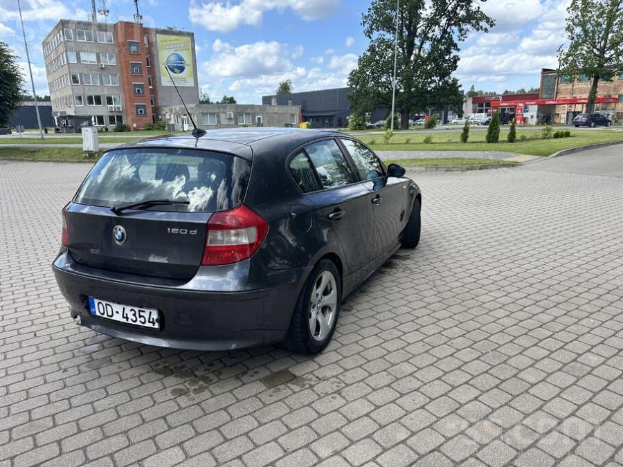 BMW 120 2004 in Jelgava, with an engine capacity of 2.00 L and mileage of 271 thousand km for 3500 €, photo 5 on AUTOMOTO.COM.LV