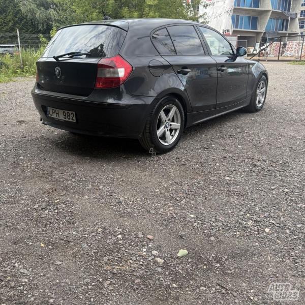 BMW 120 2004 in Vilnius, with an engine capacity of 2.00 L and mileage of 266 thousand km for 3100 €, photo 5 on AUTOMOTO.COM.LV