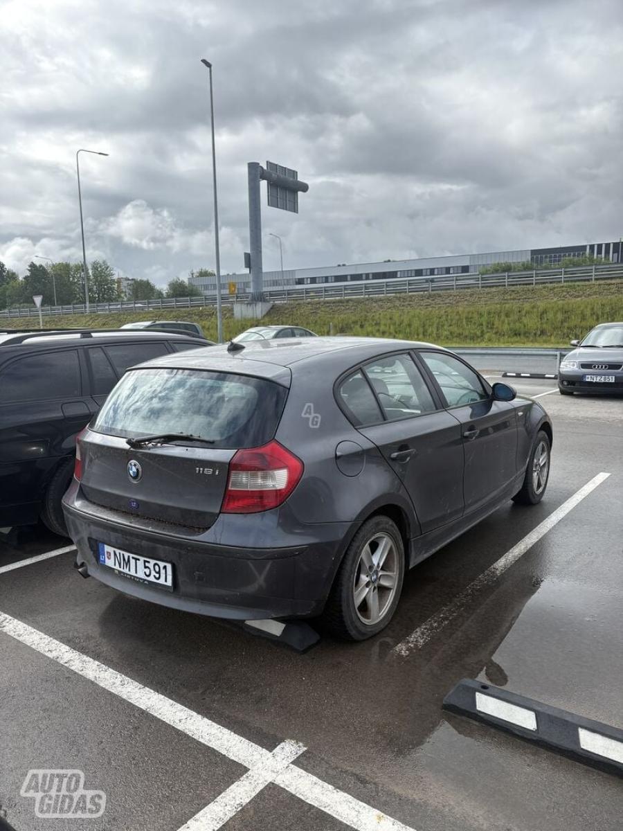 BMW 120 2006 in Kaunas, with an engine capacity of 2.00 L and mileage of 250 thousand km for 999 €, photo 4 on AUTOMOTO.COM.LV