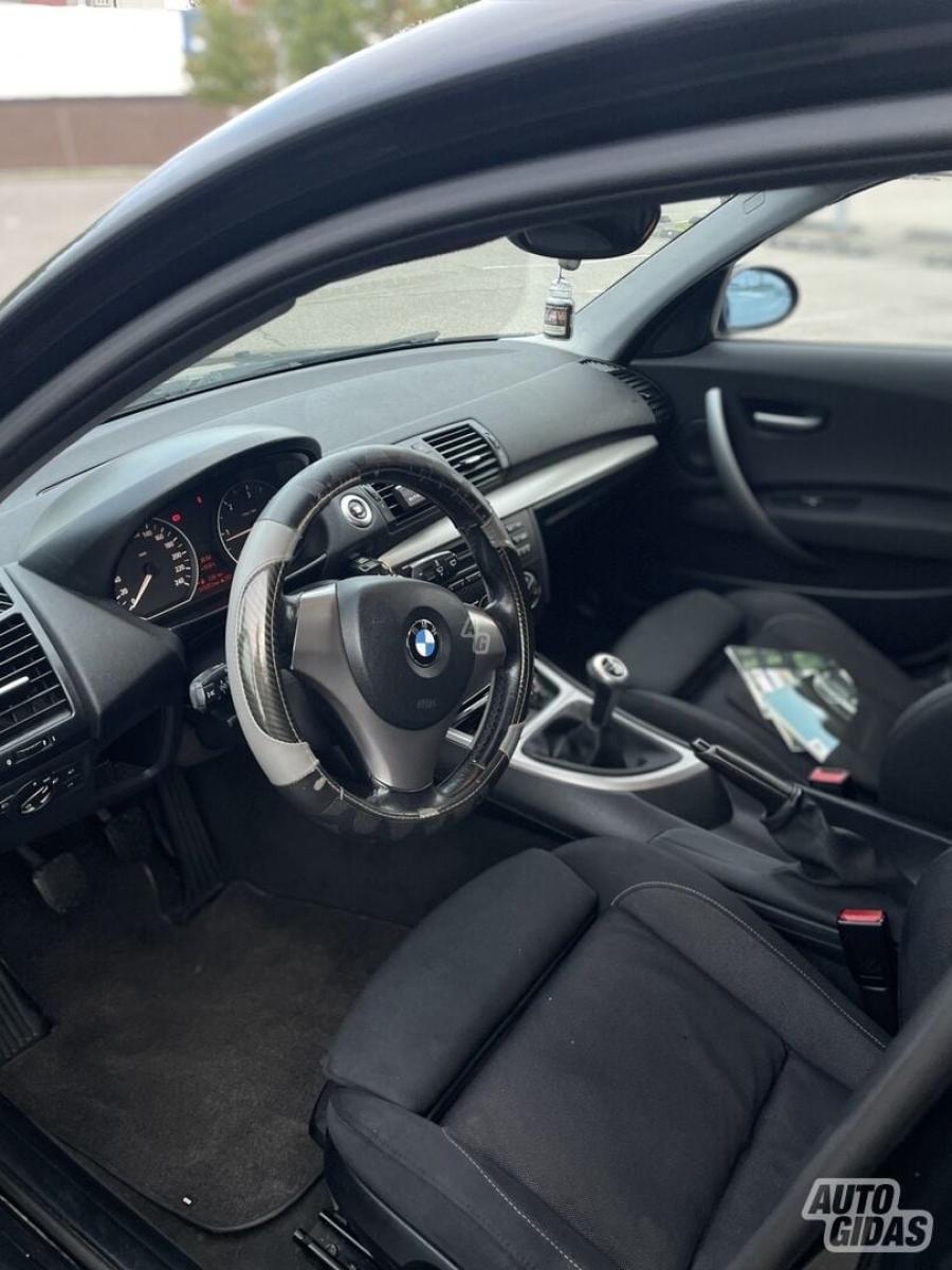 BMW 120 2006 in Klaipeda, with an engine capacity of 2.00 L and mileage of 366 thousand km for 2300 €, photo 18 on AUTOMOTO.COM.LV