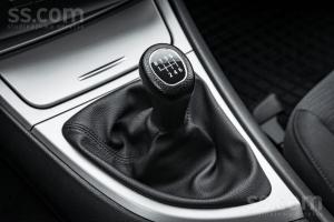 BMW 120 2010 in Riga, with an engine capacity of 2.00 L and mileage of 289 thousand km for 4990 €, photo 21 on AUTOMOTO.COM.LV