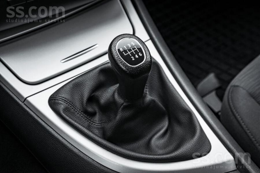 BMW 120 2010 in Riga, with an engine capacity of 2.00 L and mileage of 289 thousand km for 4990 €, photo 21 on AUTOMOTO.COM.LV
