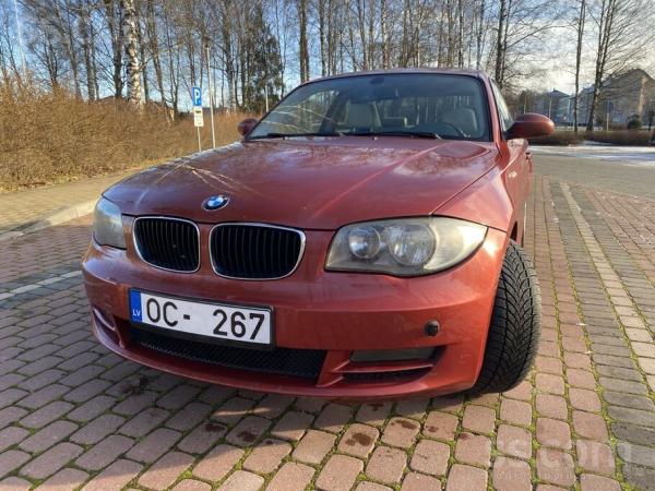 Red BMW 120 2007 in Talsi, with an engine capacity of 2.00 L and mileage of 386 thousand km for 6900 €, photo 3 on AUTOMOTO.COM.LV