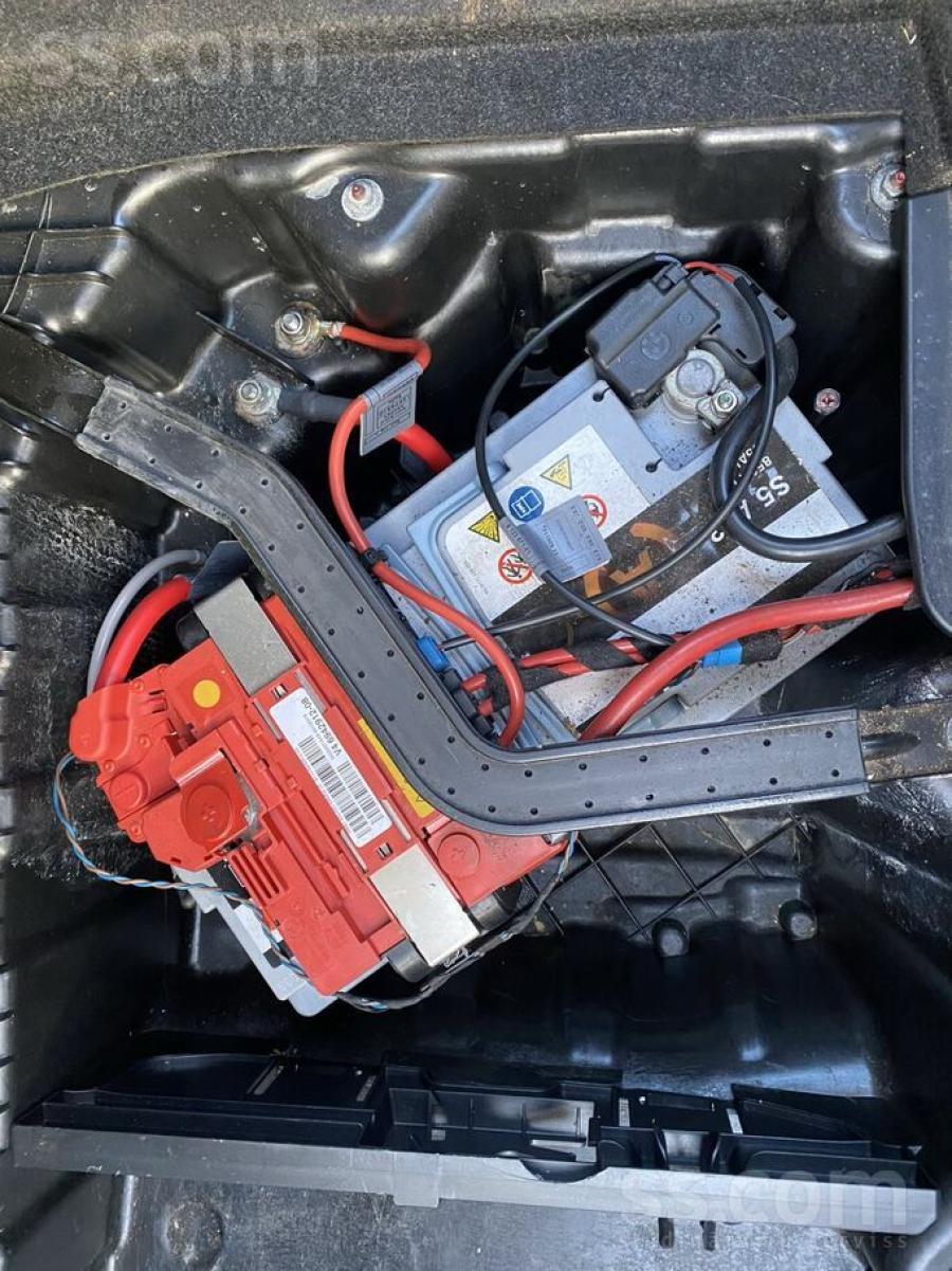 Red BMW 120 2007 in Talsi, with an engine capacity of 2.00 L and mileage of 386 thousand km for 6900 €, photo 10 on AUTOMOTO.COM.LV